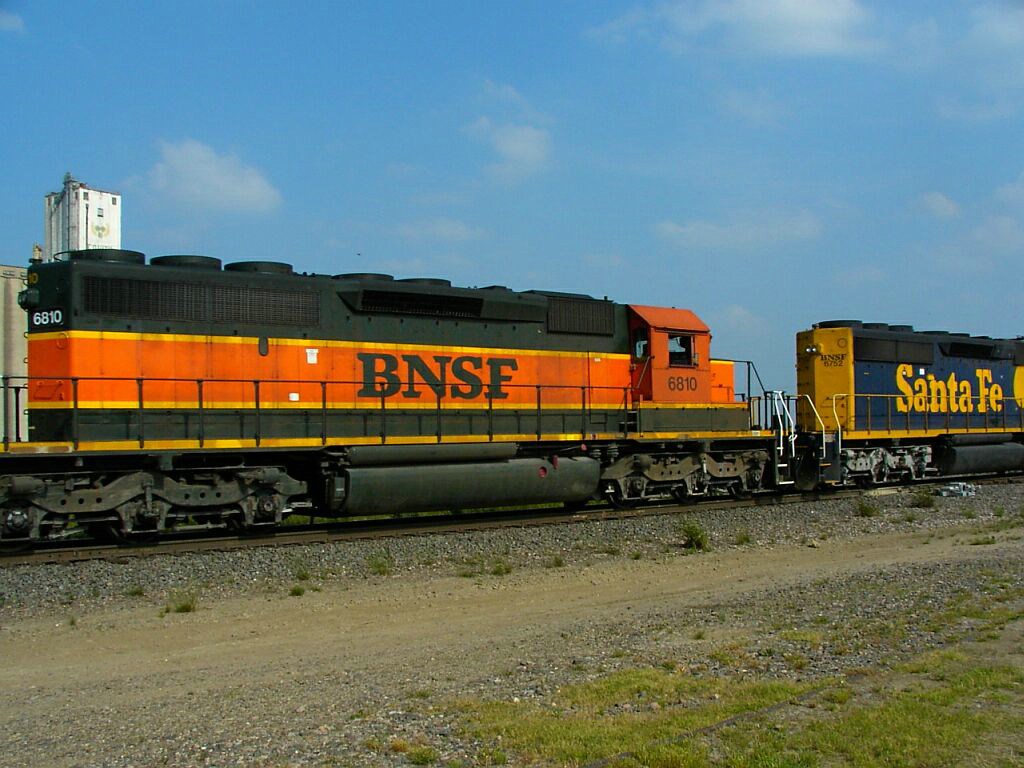 BNSF 6810